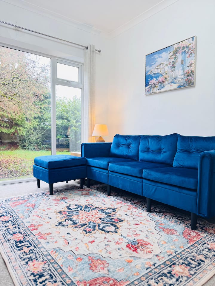 Prestige 4br Home Nr Nec | Garden & Parking - Solihull