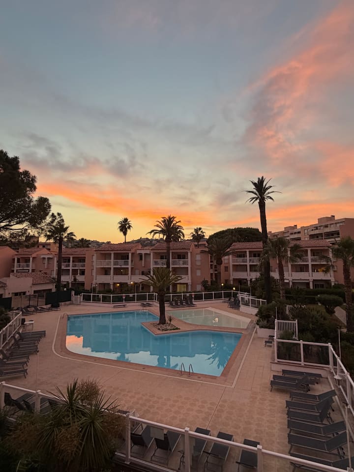 Appartement
Entre Cannes & Antibes (Piscine+plage) - Mougins