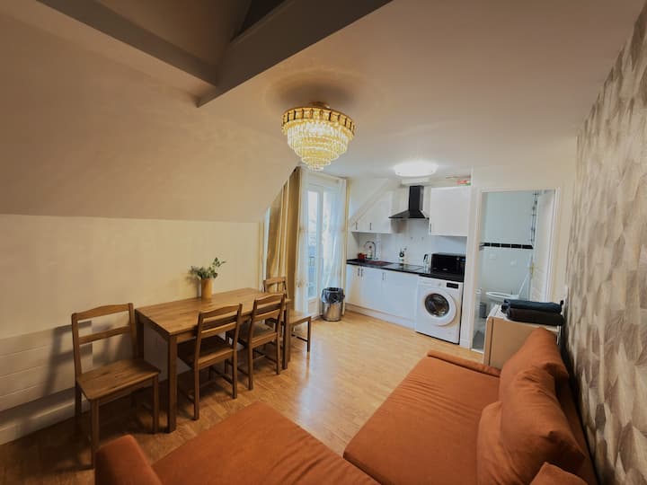 Royal Crown Apartment - Le Bourget