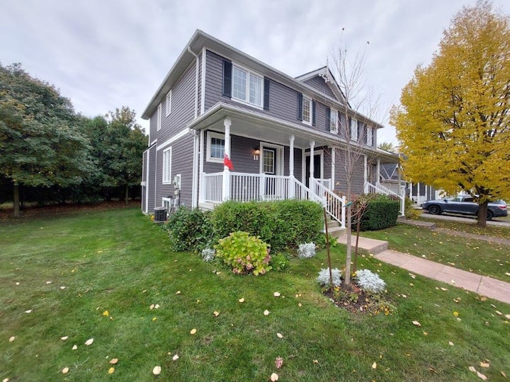 Home On Golf Course Near Blue Mountain Ski Resort - Collingwood
