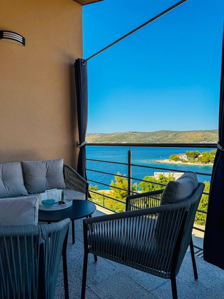 Apartman S Terasom I Pogledom, Privatni Parking - Primošten