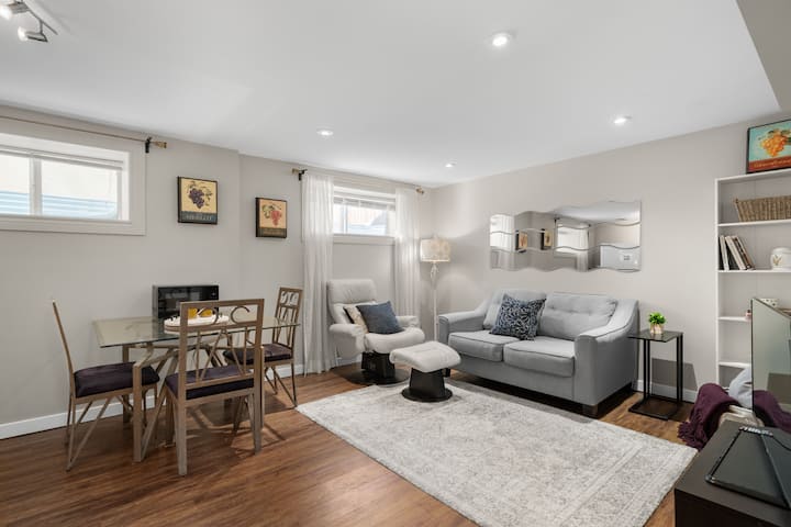 The Urban Nook: Cozy, Quiet & Close To The City - Mount Royal University