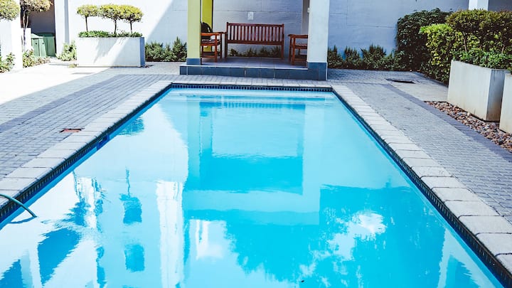 Elegant 2 Bed Retreat | Prime Location - Sandton