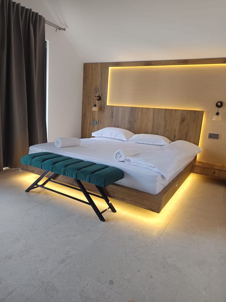 Bungalow Bliss - Maliuc