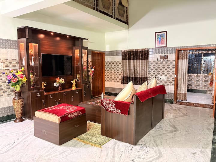 Luxury 1bhk @ Ashok Palace For Family/couples - Bhubaneswar