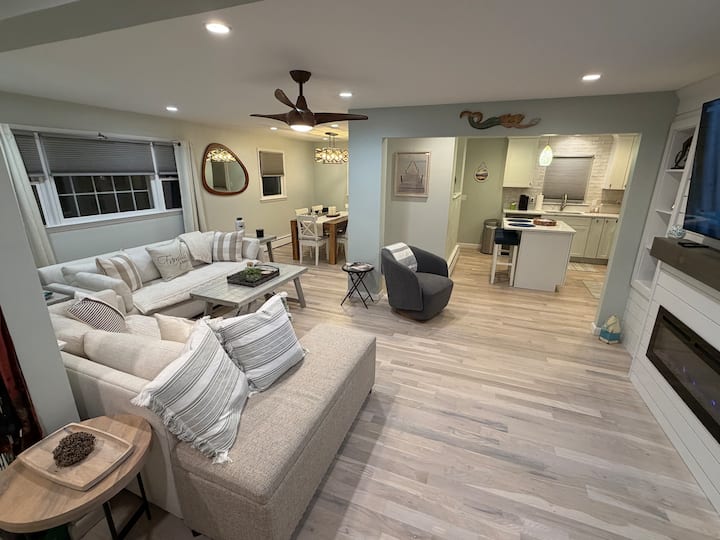 Cozy Coastal Retreat - Milford, CT