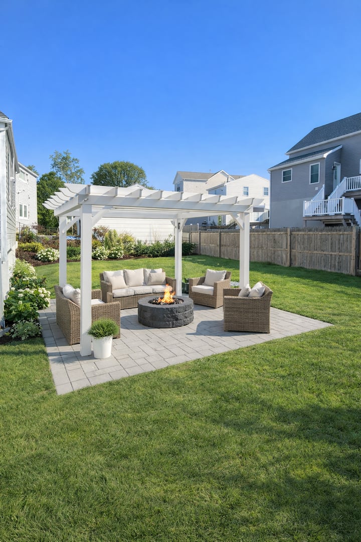 Cozy Coastal Retreat - Milford, CT