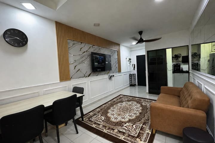 The Iskandar Stay | 2 Parking | Near Legoland - Pekan Nanas