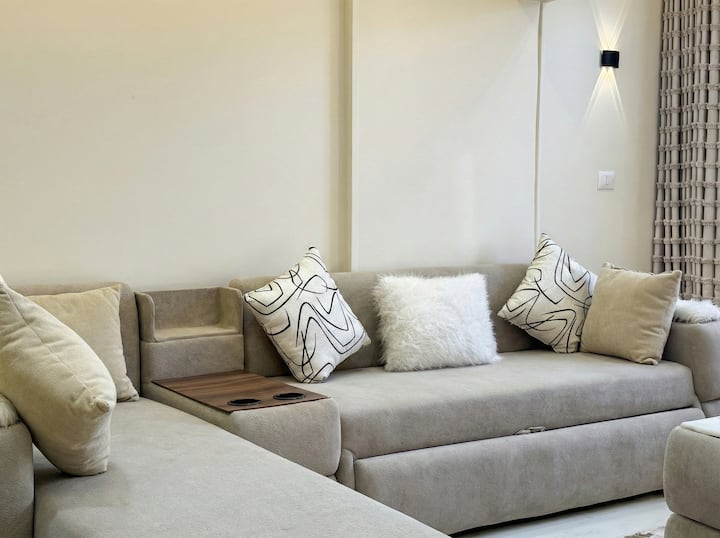 3brs Golden Glow City Center Apt - Cairo