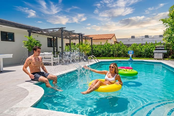 Relax Villa Heated Pool, Bbq, Pool Table, Court - Doral, FL