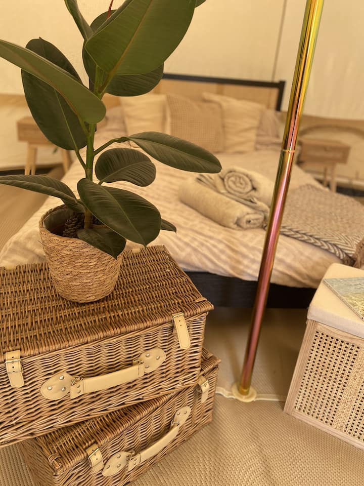 Vineyard Off-grid Glamping & Reset Near Newquay - Mawgan Porth