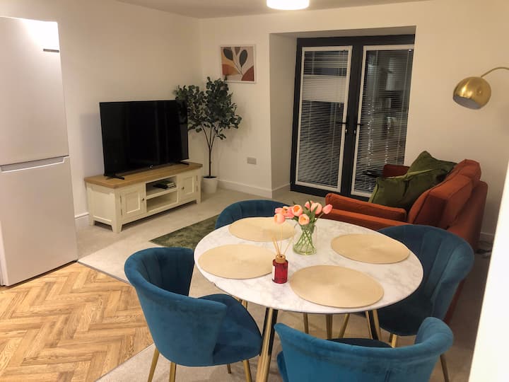 City Centre Penthouse | Free Parking | Sleeps 4 - Derby