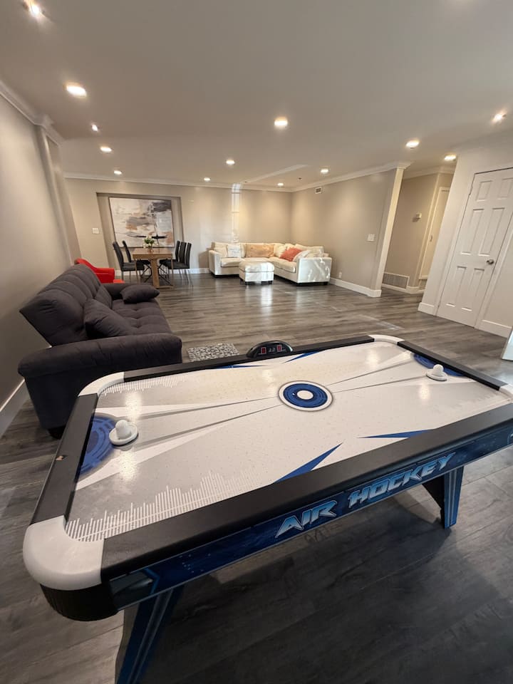 Charming Home 15 Min Disney! - Huntington Beach, CA