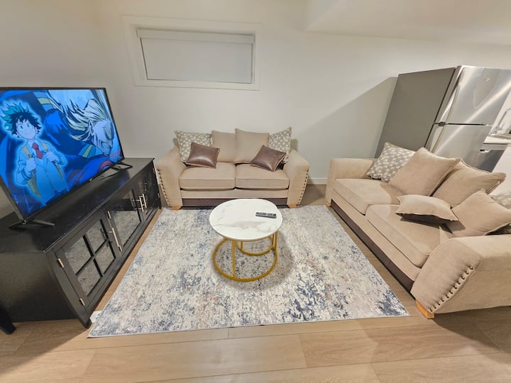Cozy 1br Suite In Edmonton| Parking, Wi-fi&tv - Edmonton