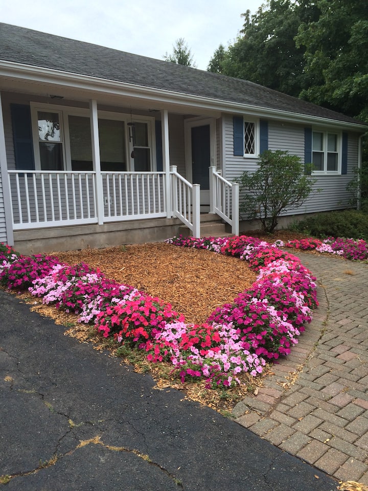 Hike & Stay | 3 Br W/ Fenced Yard - Hartford, CT