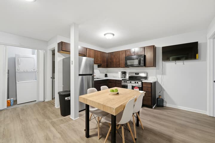 3-bed Near Hyde Park Museums & Lake - Chicago, IL