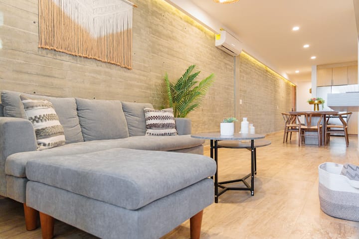 New Condo With 360° Bay Views + Beachclub Daypass - La Paz