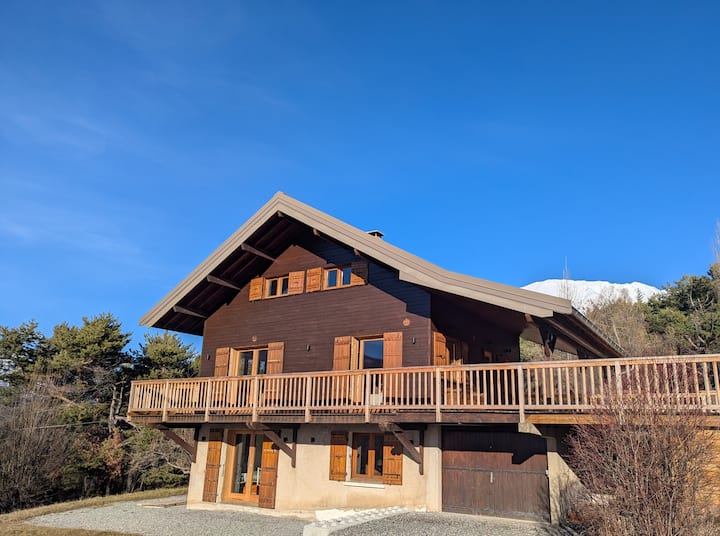 Chalet Refait à Neuf - 3000m2 De Terrain - Piscine - Embrun