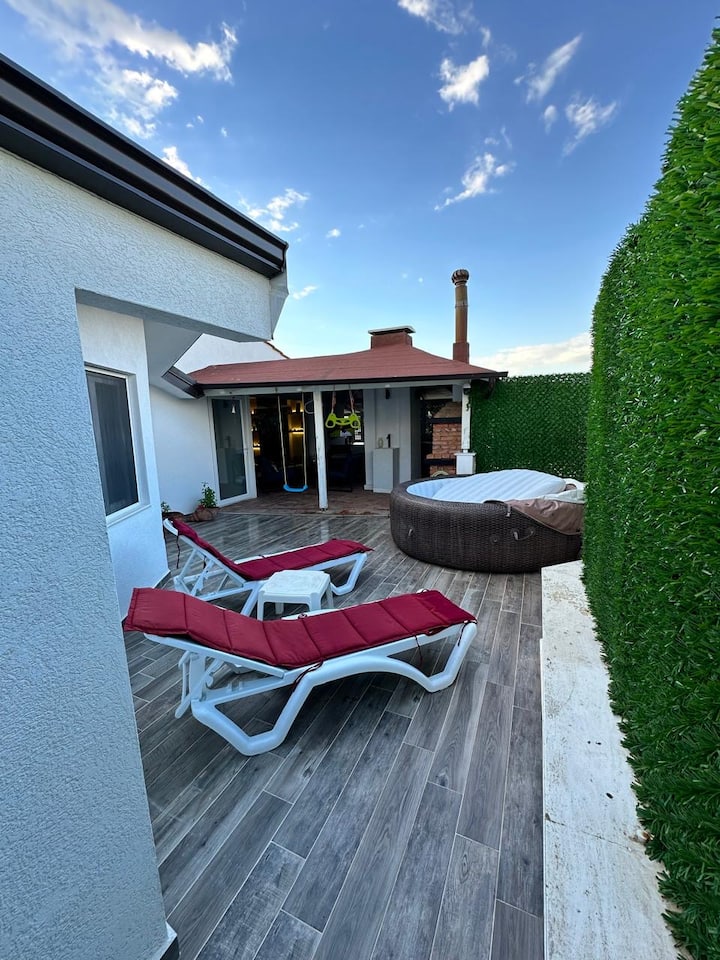 K&k Suite - Albanien