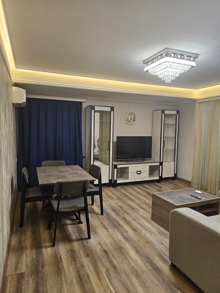 Երկու սենյակ. ամբողջ բնակարան  մետրոյի մոտ - Yerevan