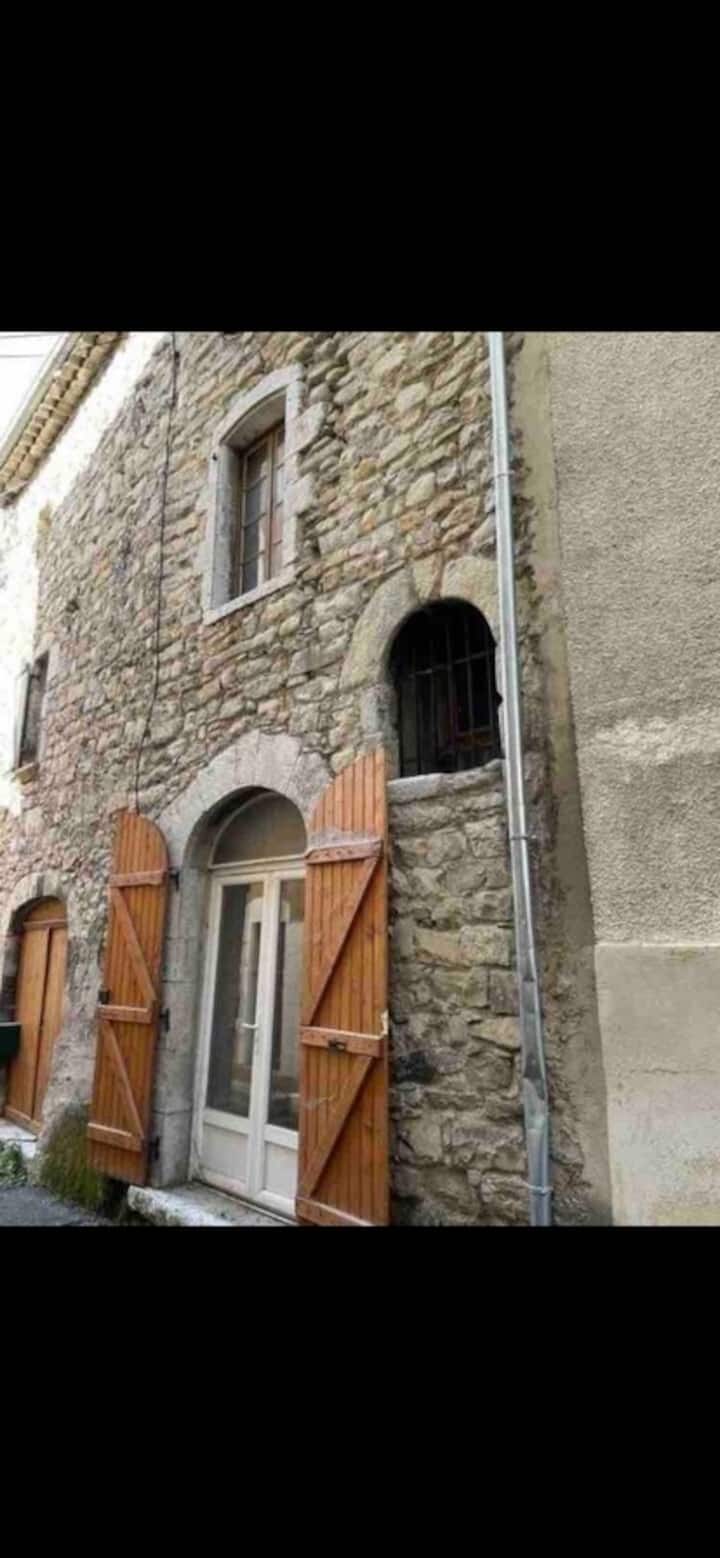 Charmante Maison De Ville Atypique Sur 3 éTages - Villeneuve-de-Berg