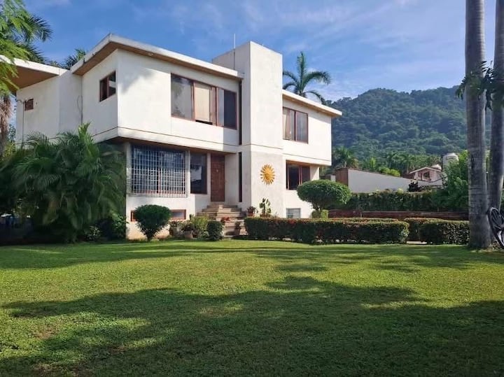 Casa Familiar - Zihuatanejo