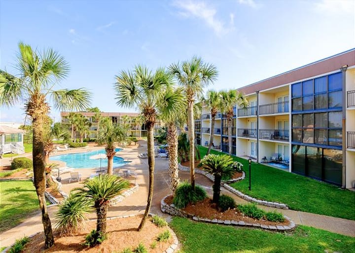 Southern Oak By The Sea - Biloxi, MS