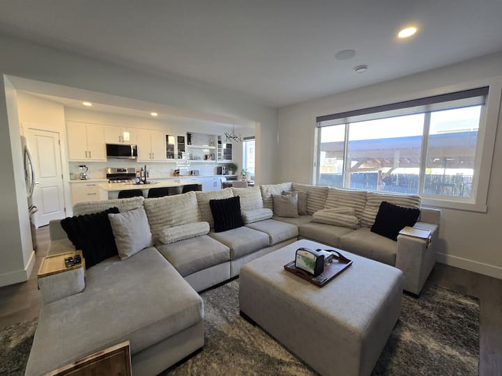 4 Bedroom Spacious Home - Kelowna