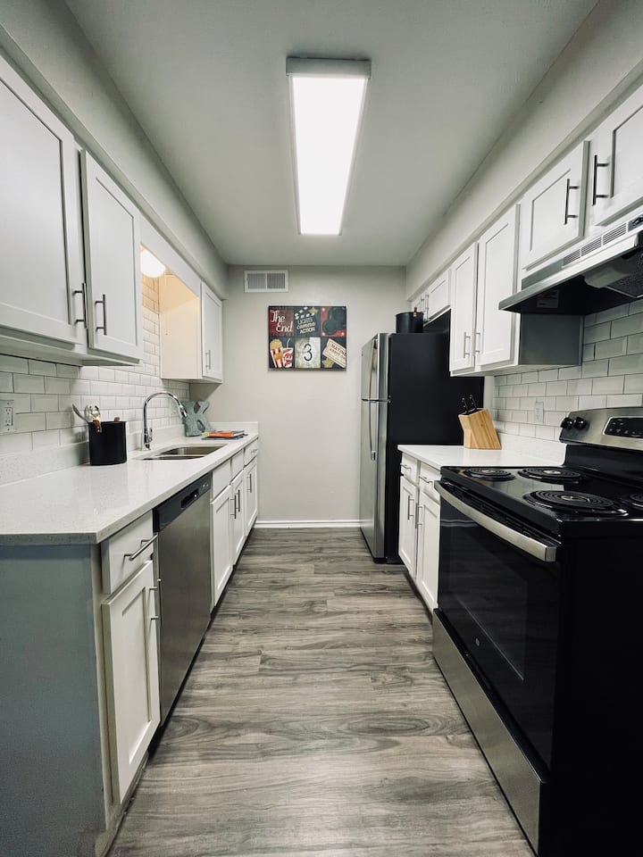 Comfortable 2br Retreat - 1st Floor Living - Waxahachie, TX