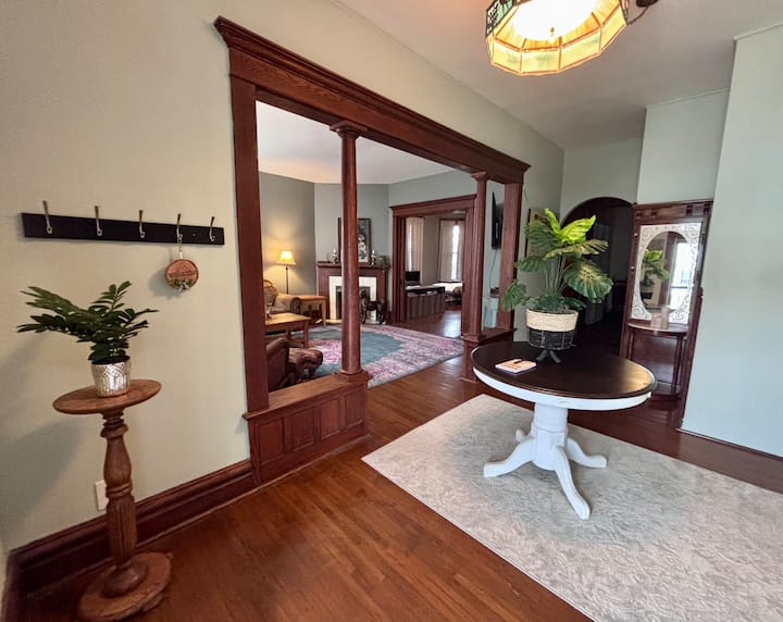 Haynie’s Corner Vintage - 伊凡斯維爾