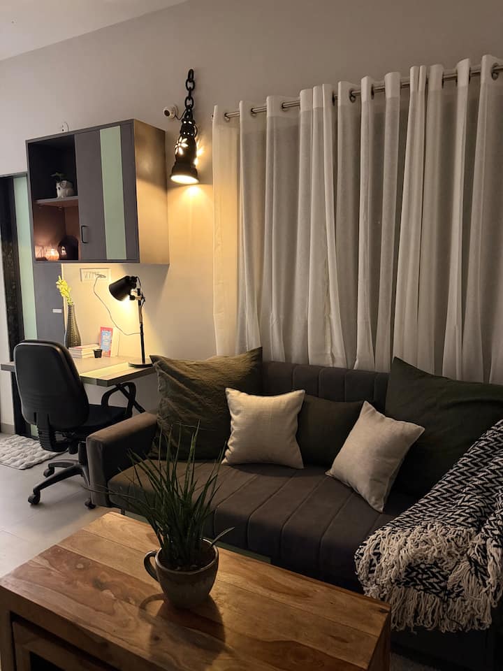 Cozy Foresta | Calm & Central 1bhk Escape - Vijay Nagar