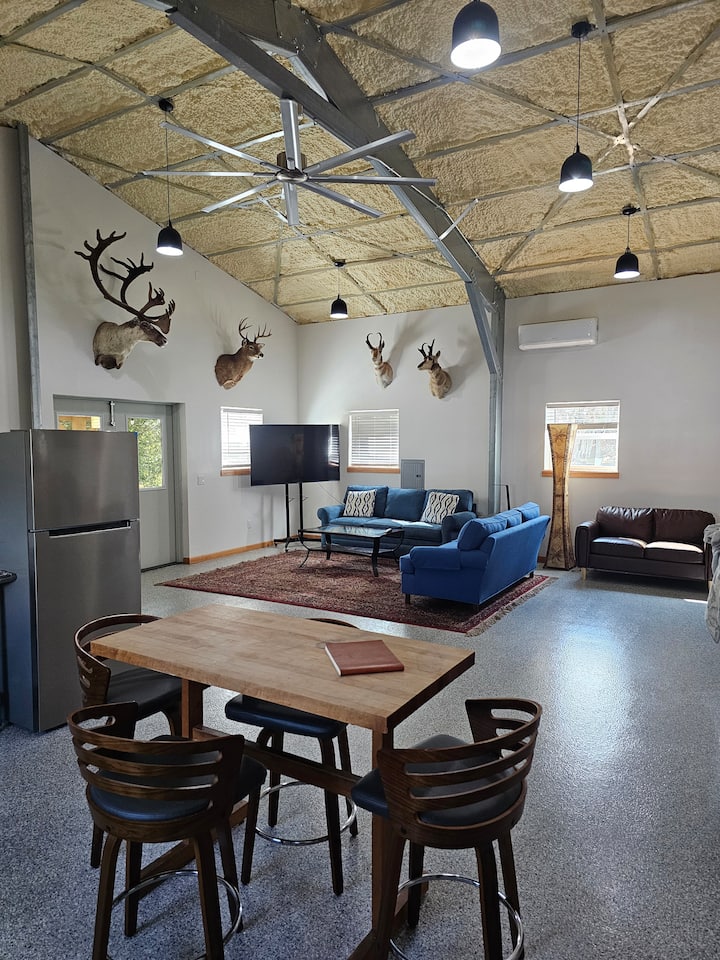 The Lodge-n-garage - DeLand, FL