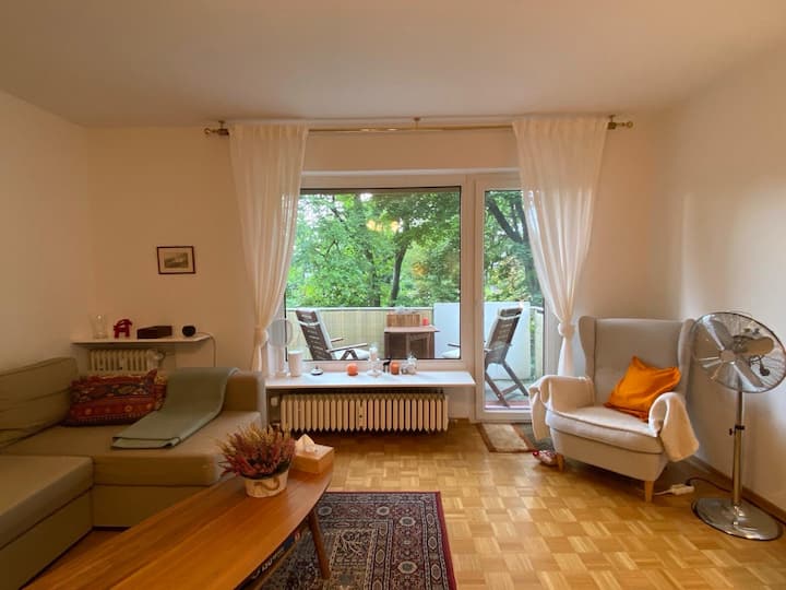 Vollmöblierte 3 Zimmerwohnung Mit Balkon - Munique