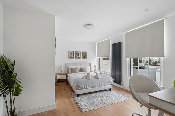 Spacious 6-bed En-suite Home | 5-min Walk To Tube - Slough