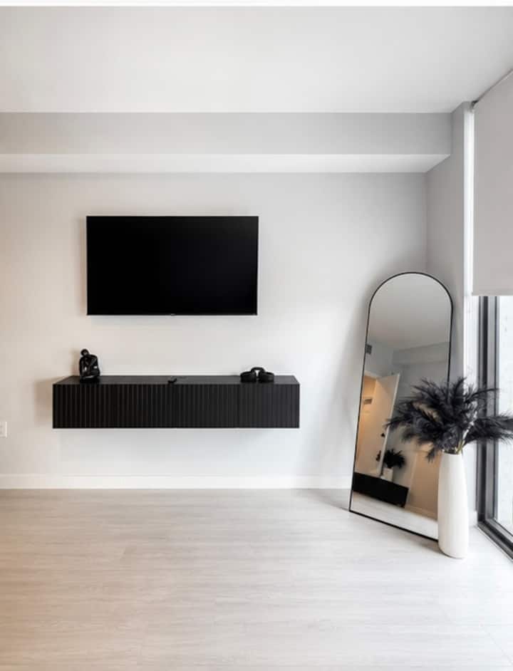 Chic Modern Studio • Near Hard Rock & Dania Pointe - Dania Beach, FL