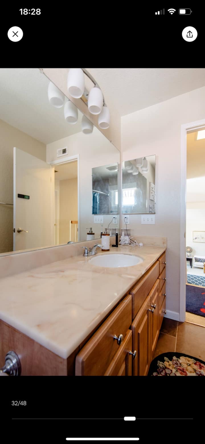 Private Room - Danville, CA