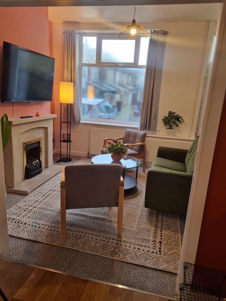 Spacious Modern Home Parking Self Check-in Wifi - Burnley