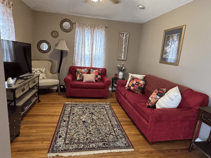 Old Town Cottage - Berea, KY