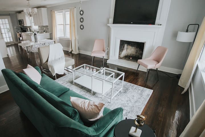 Beautiful 4 Br Home, 15 Min Walk To Downtown - Raleigh, NC