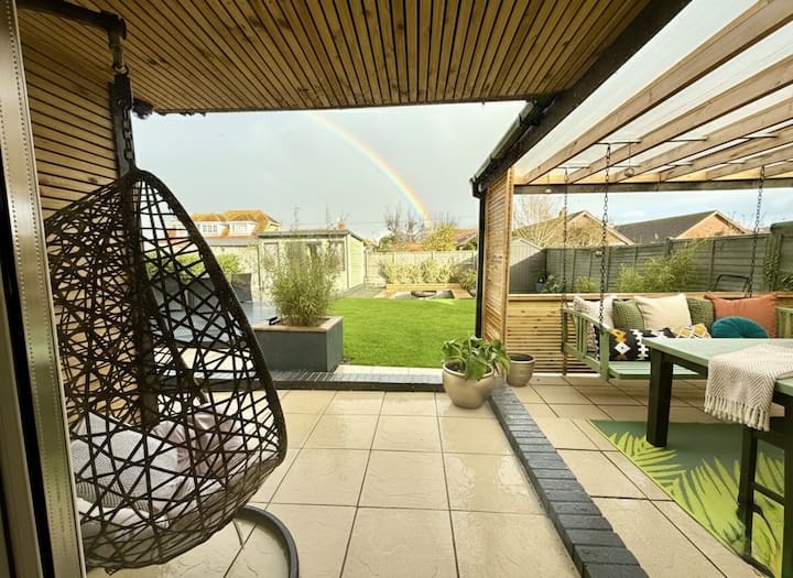 Refined Coastal Escape Moments From Hampton Beach - Herne Bay