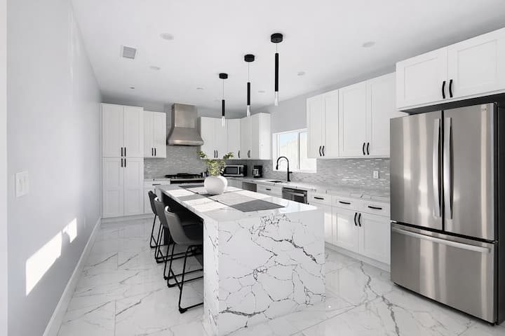 Modern 4br Family Home • 15 Min To Disneyland - Orange, CA