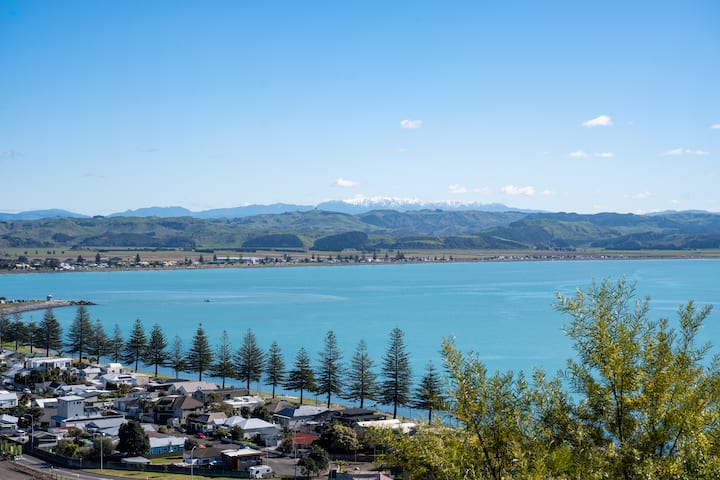 New! The Nest | Private Suite W/ Stunning Views - 네이피어