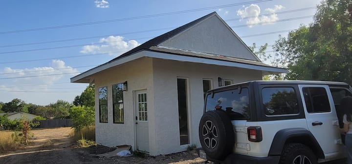 Rustic Cabin- "Casita B" - San Antonio, TX