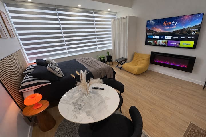 Skyline 808 | Rogers View + Ac Fast Wi-fi Parking - Edmonton