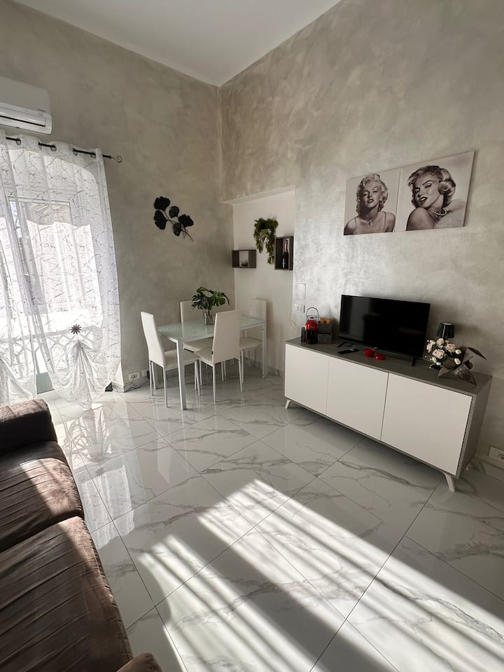 Chez Grenuel, Monolocale Nel Cuore Di Sanremo! - Сан-Pемо