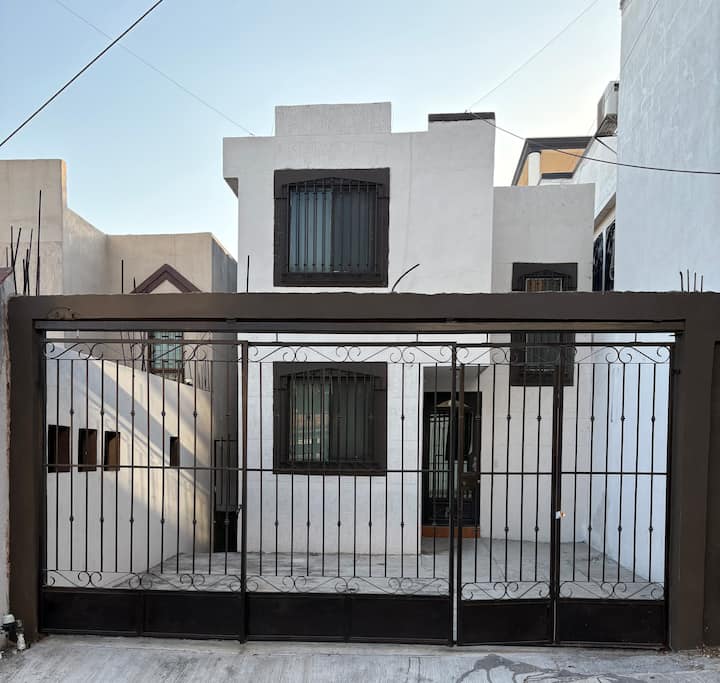 Casa Condocasa Mitras, Zona Tranquila De Monterrey - Monterrey