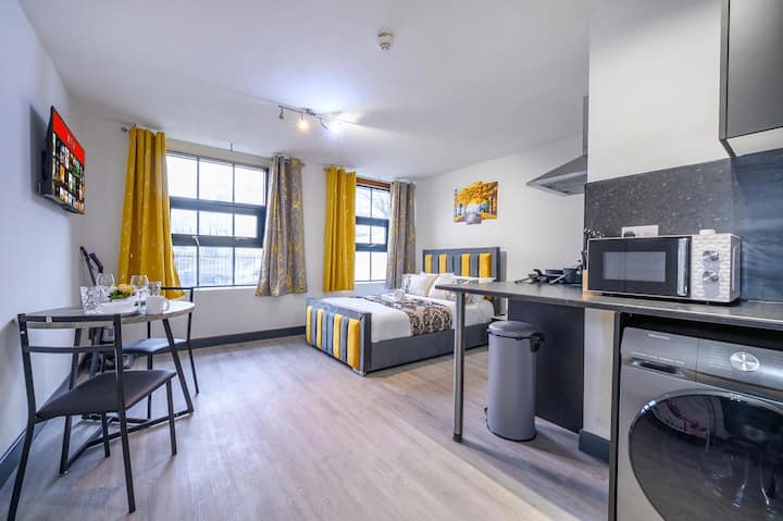 *78f2* Quality & Comfort Studio - Bradford