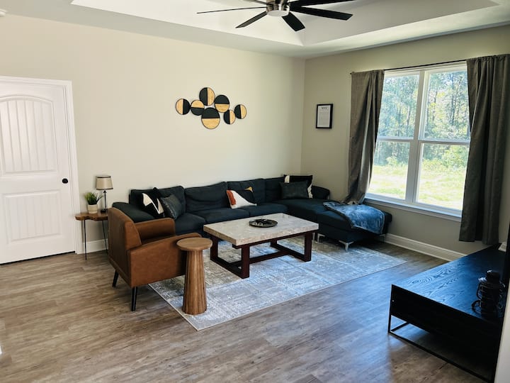 Quiet Home Near Pensacola Beach + Workspace - Brent, FL