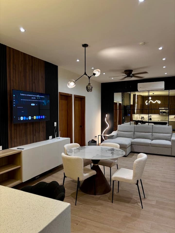 Modern Luxury Oasis In Torreón: Sleek 2br/2ba - 托雷翁