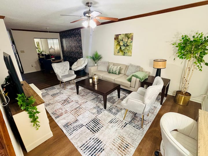 Walk To Saltbox Village & Close To Bond Park! - Cary, NC